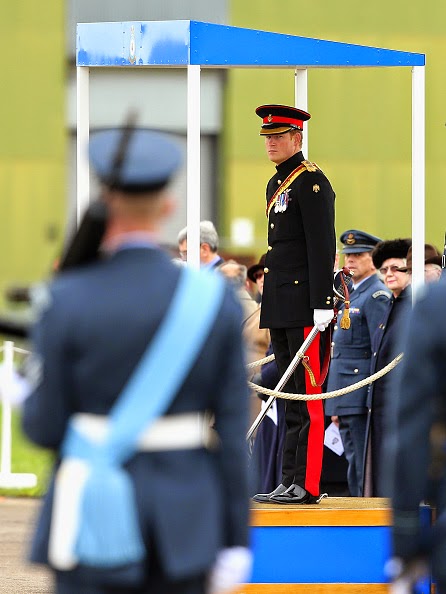 Royal Family Around the World: Prince Harry Presents No 26 Squadron RAF ...